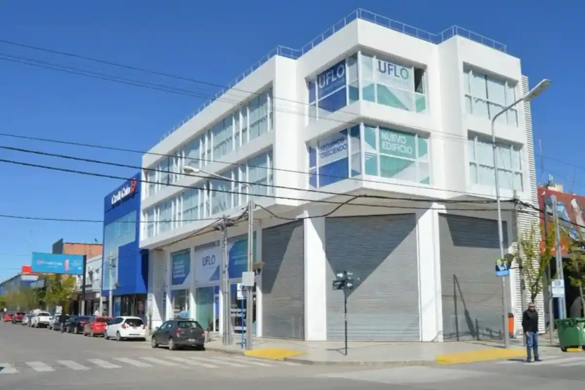 Nuestra identidad - UFLO Universidad